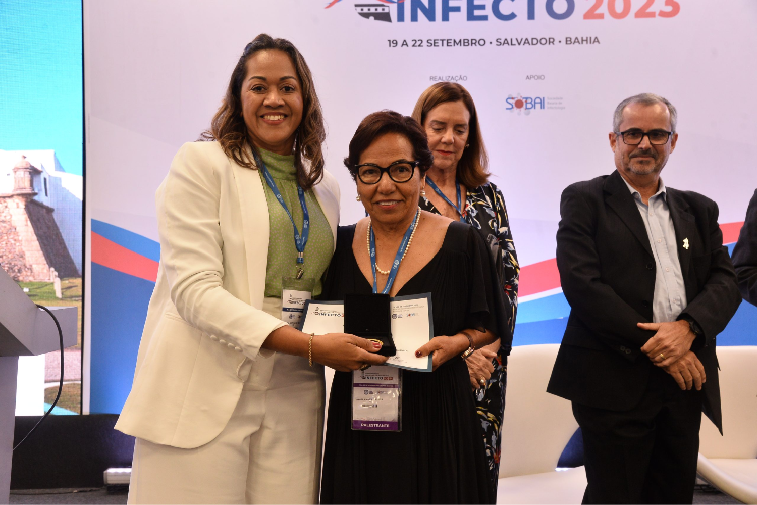 Portal UFS - Professora Angela Maria da Silva é homenageada com medalha ...